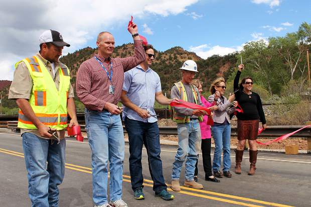 $3.2 million two-lane Red Dirt Bridge completed on Colorado River Road ...